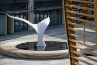 China Painted Whale Tail SS316L Outdoor Metal Garden Sculptures for sale