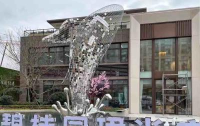 China 4.0M High Jumping Whale 316L Stainless Steel Statues For Estate Decoration for sale