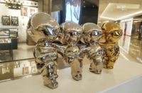 China Handicraft Metal Art Indoor Modern Sculptures Abstract For Home Decor for sale