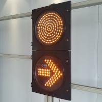 China 300MM 2-Aspect RYG Ball And Right-Arrow Road Traffic Light Detachable for sale