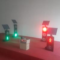 China 12VDC 200mm Traffic Light With Anti-UV Plastic PC Housing Wireless Controller for sale