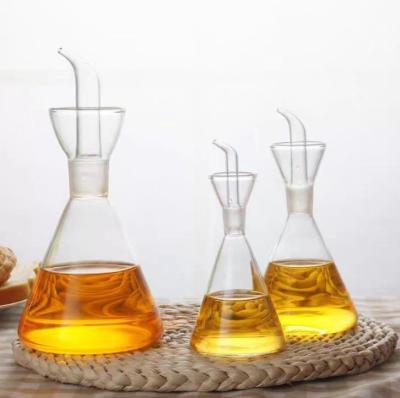 China IKOO High Borosilicate Glass Oil Cruet and Decanter with 700ml Capacity and Non-drip Design for Kitchen for sale