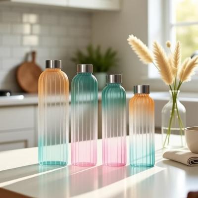 China Leak-proof Airtight Lid Borosilicate Glass Water Bottle Dishwasher and Microwave Safe for Hot and Cold Beverages for sale