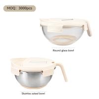 China 2000ml Capacity Borosilicate Glass Bowl with 5-in-1 Grater Set and Non-slip Silicone Base for Food Prep for sale