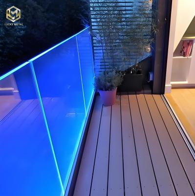 China Customizable Aluminum Glass Poolside Fence 1.8m / 2.4m Height Options for sale