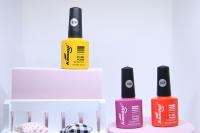 China Smooth Shiny Surface LED UV Gel Nail Polish Art Gift For Salon for sale