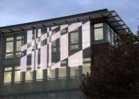 China Fixed Outdoor LED Curtain Display LED Media Facade P16/33mm Power Saving for sale