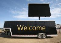 China High Gray Scale Mobile LED Screen Trailer Video Display Customized Size for sale