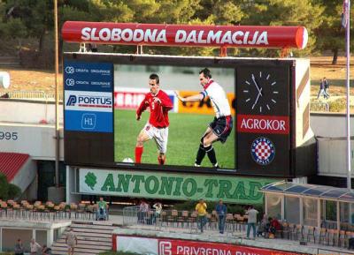 China P8 P10 P16mm Stadium Perimeter LED Display Outdoor Advertising Boards IP65 360W for sale