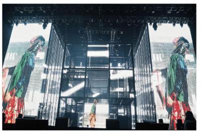 China Ultra Lightweight Glass LED Video Wall P25mm High Transparency IP67 Outdoor Display for sale