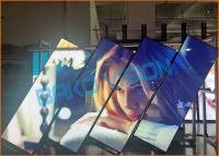 China IP40 Indoor LED Poster Display Movable Sign Board 2880Hz 32mm Slim for Shopping Mall for sale