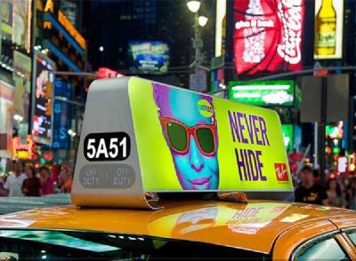 China P5mm Outdoor LED Display Taxi Billboard Digital Moving Full Color Light Weight 960x320mm for sale
