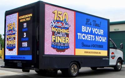 China Digital Truck Mounted Mobile LED Display 8mm 10mm Pixel Pitch 1R1G1B Long Life Span for sale