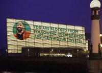 China Outdoor LED Curtain Video Wall IP67 Waterproof 25mm Pitch 5000 Nits for Shopping Mall for sale