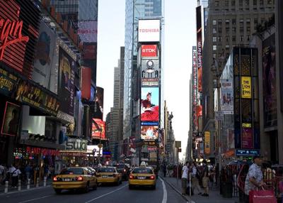 China P8mm Outdoor Full Color LED Display 6500 Nits IP65 Waterproof Advertising Screen for sale