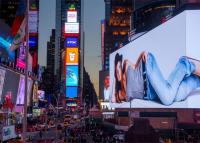China Commercial Advertising Outdoor LED Display 6000nits Brightness Waterproof for sale