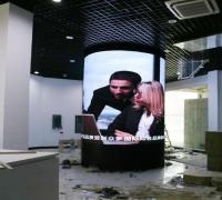 China 9W SMD2121 1000 Nits P2.5 Cylinder Flexible LED Display for sale