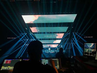 China P2.6 Indoor Rental LED Display 400W/m2 1000nits Front Service 50x100cm Panel for sale
