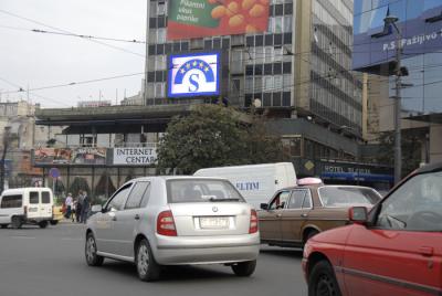 China Outdoor P4 5500nits Fixed LED Display SMD1818 960x960mm Front Service Advertising Screen for sale