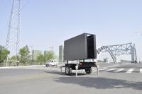 China 320x160mm P4 Mobile Led Billboard Trailer With Lifting Rotation System for sale