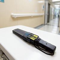 China Portable High-Sensitivity Handheld Metal Detector Security Scanner Suitable for Airports Hospitals and Schools for sale