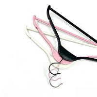 China Anti-slip grooved non-marking thickened heavy-duty plastic clothes hanger for hotel and retail display for sale