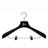 China ABS material suit hanger with wide shoulders and non-slip grip for clothing stores and hotels for sale