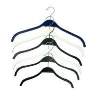 China Solid color non-slip plastic clothes hanger with wide shoulder support, multiple sizes available, and customizable colors for sale