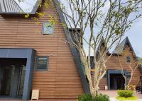 China prefabricated cabins lodges with hot tubs Light Steel Framing chalet prefab Wooden House Resort Bunglalow for sale