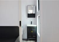 China Luxury Glamping Prefabricated Houses Custom  Tiny House On Wheels For Hotels / Camping / Rental for sale