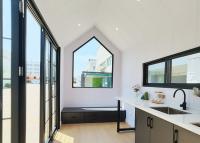 China NZ/AU/EU Approved Portable Mobile Tiny House On Wheels With Optional Loft for sale