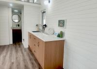China Top Tiny House Kits Affordable And Customizable Mobile Tiny Homes Trailer for sale