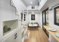 China Cheap Expandable Tiny House With Solar Panels Portable Prefab Home Tiny House On Wheel for sale