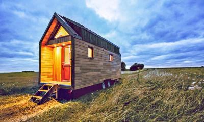 China Fast Delivery  Mini Caravan Travel Camper Camping Tiny House On Wheels for sale