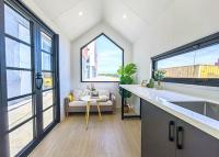 China Light Steel Frame Prefab Tiny Mobile Home For Sale | Ready To Ship Luxury A-Frame Cabin for sale