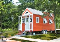 China Modern Color Small Modern Prefab Homes Prefabricated Tiny House With Trailer for sale