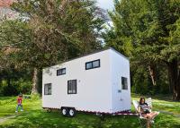 China Modern Mobile House Prefab Tiny House On Wheels With Trailer Custom House With New Design for sale