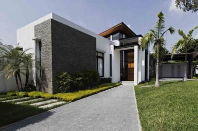 China Custom-Designed Prefabricated Bungalow Homes Leading The Way With Light Steel Frames for sale