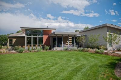 China Light Steel Frame Prefab Bungalow Homes , Bungalow House With Big Window for sale