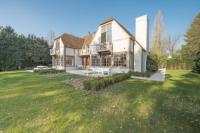 China Australia Standard Panelized System Luxury Light Steel Frame Prefabricated Houses for sale