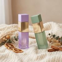 China 30ml Rectangle Glass Perfume Bottles Crimp Neck Plastic Square Cap for Perfume for sale
