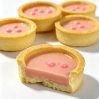 China Bite Sized Snack Strawberry Filled Soft Cookie With Melt In Mouth Texture for sale
