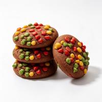 China Colorful Chocolate Chip Cookies Crispy Edible Snack & Party Decor Sweet Round Biscuit for sale