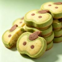China Premium Fragrant  Apple Shaped Cookies Daily Pastry Private Label for sale