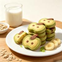 China Light Sweet Green Apple Shaped Cookies Wholesale Snack Food Crispy for sale