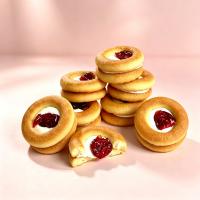 China Natural Dried Fruit Topping Cranberry Mini Pizza Cookies Mild Sweet Breakfast Biscuit for sale
