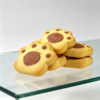 China Crunchy Sweet Snack  paw shaped cookies ODM Cute Cat Shaped Biscuits for sale