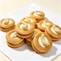 China Nutty Fragrant Cashew Mini Sandwich Cookies Holiday Party Dessert for sale