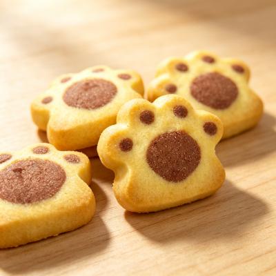China Kids Leisure Snacks Cat Paw Shaped Cookies Tasty Treats OEM ODM Service for sale