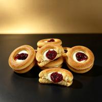 China Milk Butter Base Cranberry Mini Sandwich Cookies Tender Crisp Biscuit For Afternoon Tea for sale